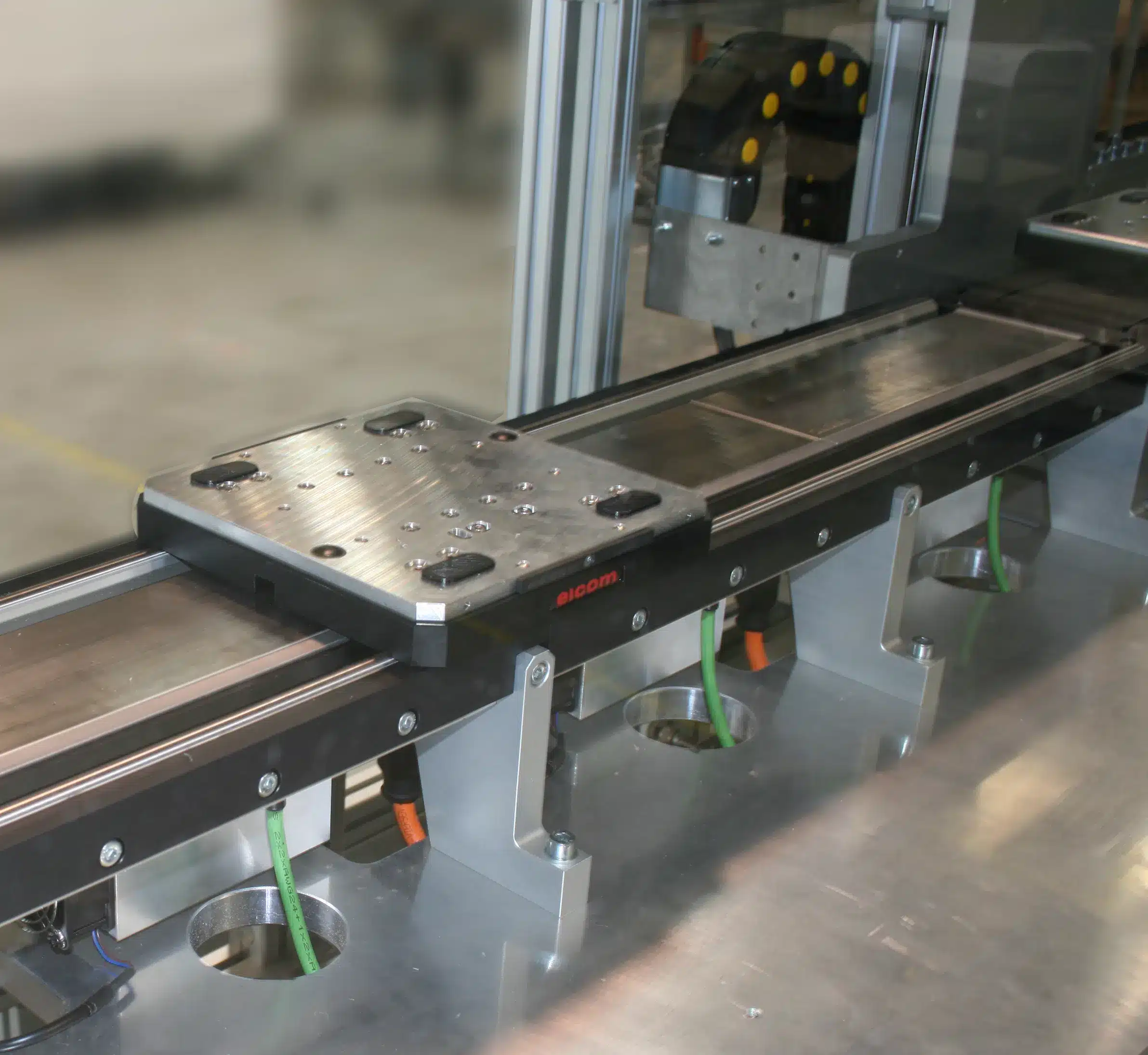 TLM 1000 Pallet Transfer System with Workpiece Carriers – Elcom